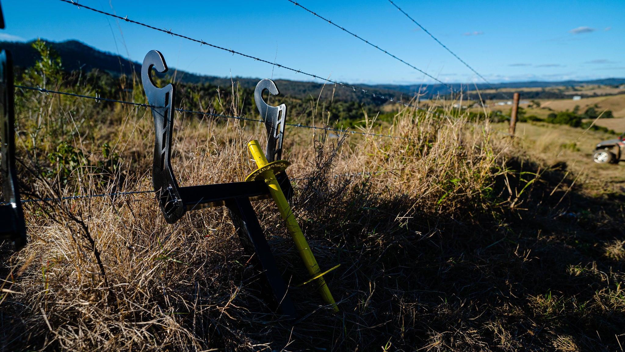 Tow Hitch Mounted SINGLE Barbed Wire Unroller – 626group